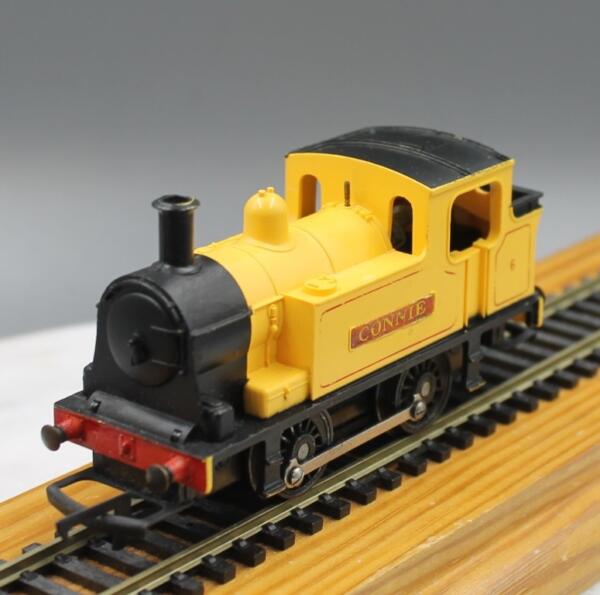 Tri-ang R355Y 0-4-0T Connie - Dave Angell Trains
